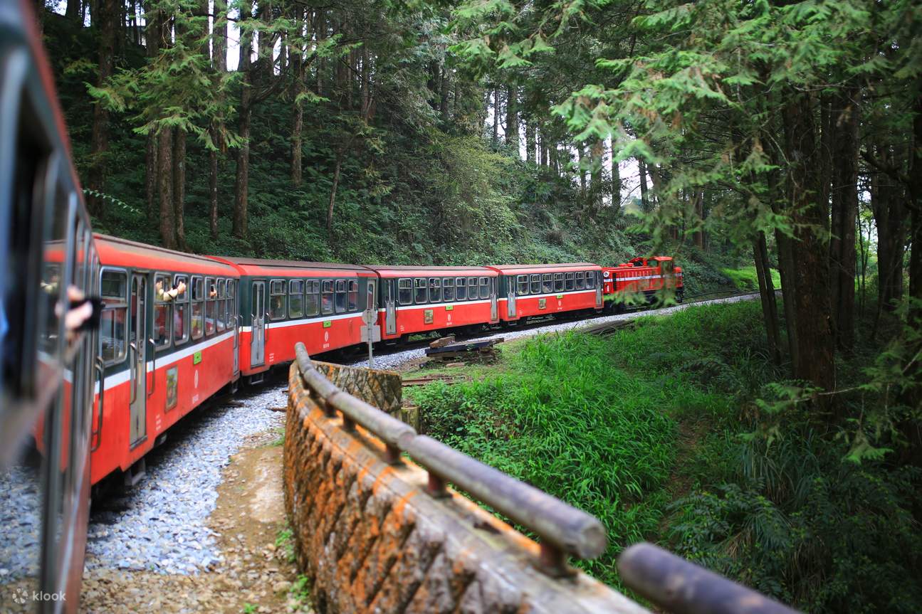 [Muslim-Friendly] Alishan / Taiping Sky Bridge 2-Day Tour - Klook Malaysia